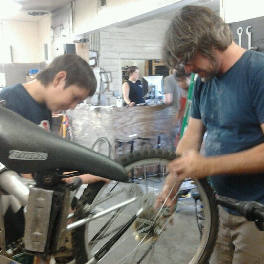 Bicycle Kitchen - East Hollywood - 3 tips