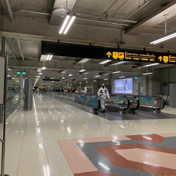 Transfer Counter West - Concourse E