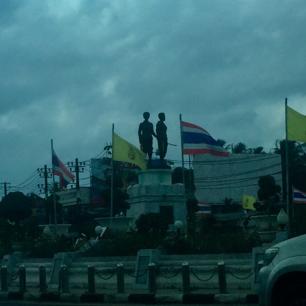 Round About Heroines Monument Phuket