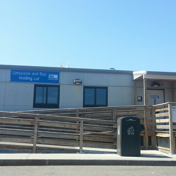 Logan Airport Limo Waiting Area - Jeffries Point - 6 tips from 200 visitors