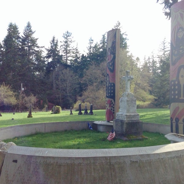 Chief Seattle Grave Site - Cemetery in Suquamish