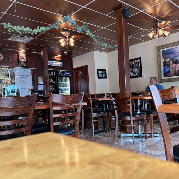 Nappis Restaurant - 370 Salem St