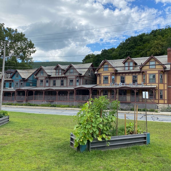 The Porches Inn at Mass Moca - Hotel in North Adams
