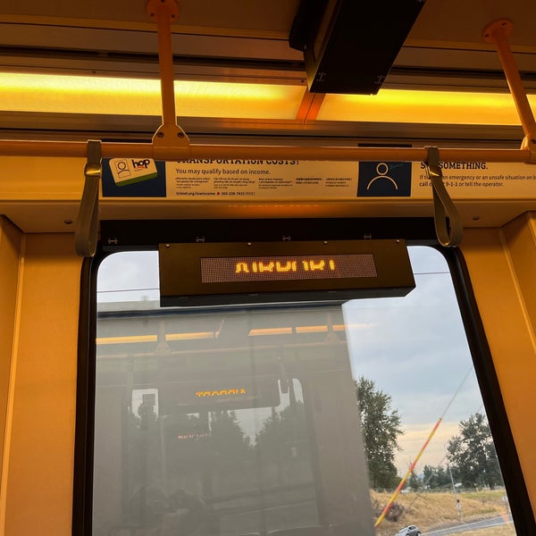 TriMet Parkrose/Sumner Transit Center - Light Rail Station