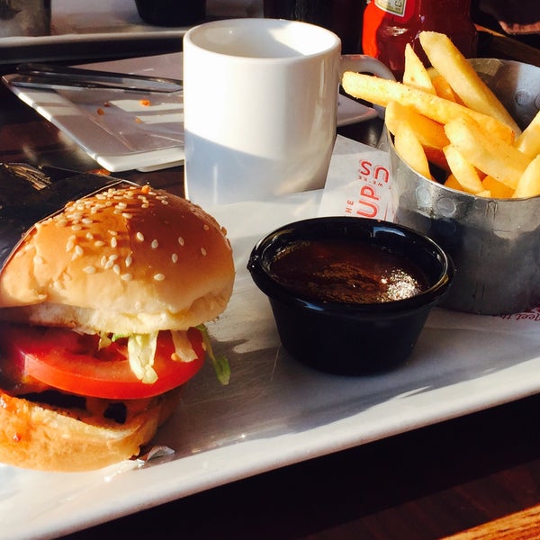 Red Robin Gourmet Burgers and Brews (Now Closed) - West Edmonton, AB