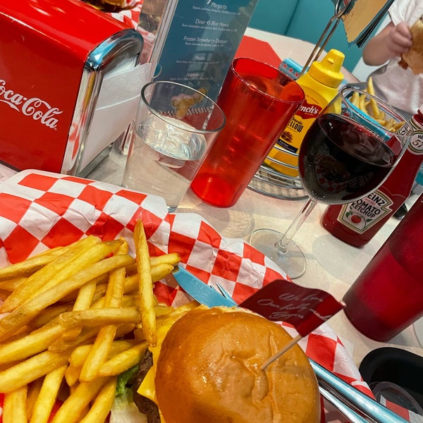 Diner 45 - American Restaurant in Sunne