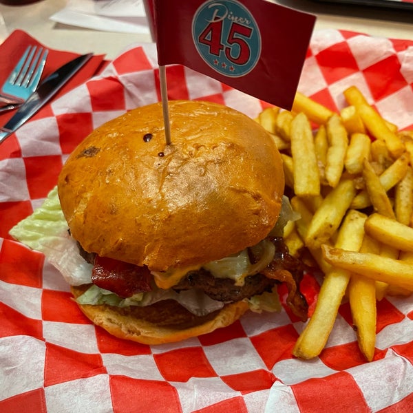 Diner 45 - American Restaurant in Sunne