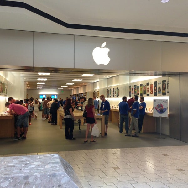 Photos at Apple MacArthur Center - Downtown Norfolk - 23 tips