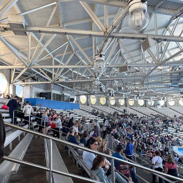 Photos at Shamu Stadium - Sea World Theme Park - SeaWorld