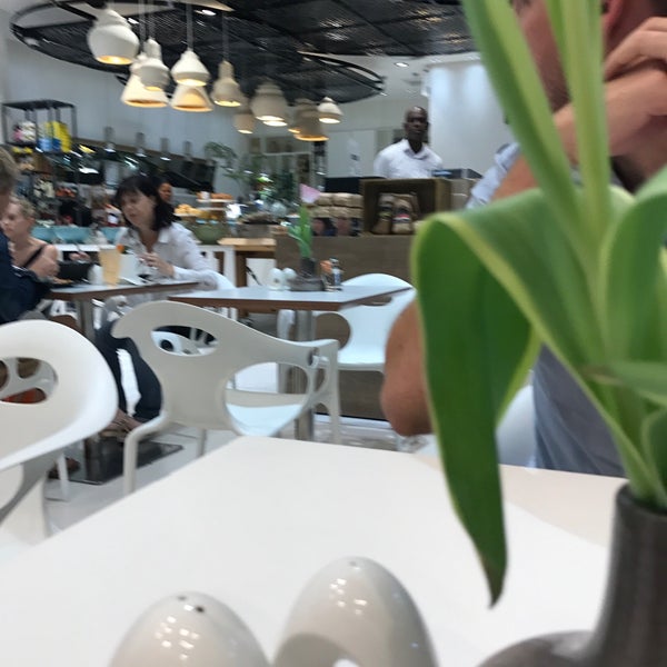 deli one - Café in Sandton