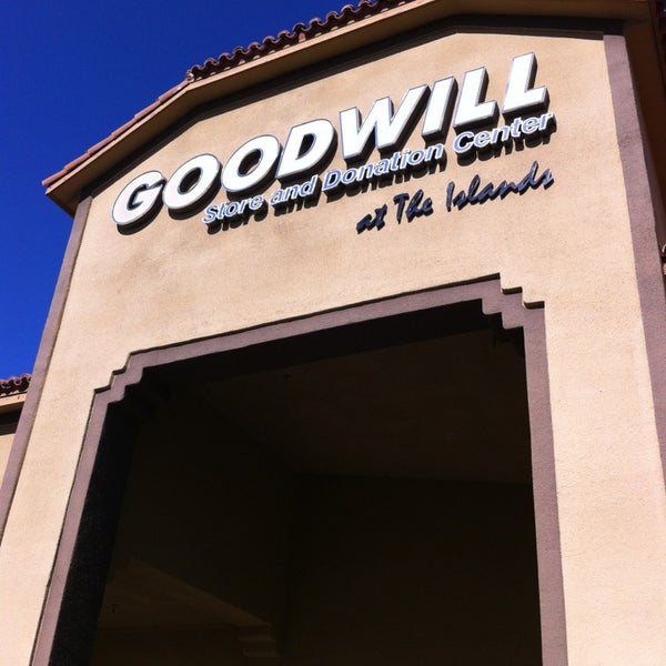 Goodwill - The Islands - 1500 W Warner Rd