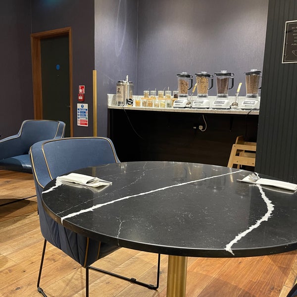 Marriott Executive Lounge - Hotel Bar