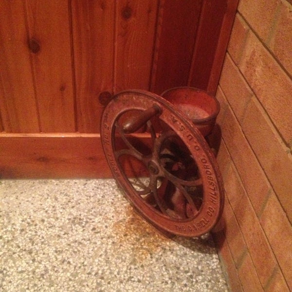 Big Ed's Chicken Pit - 6 tips