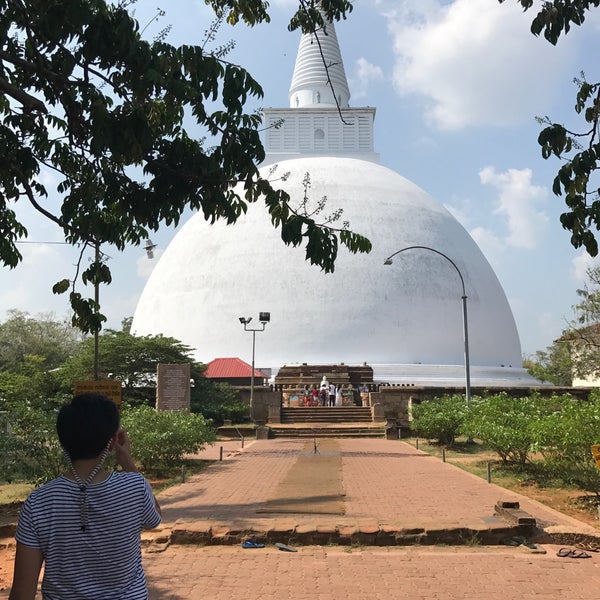 Photos at Mirisawatiya Stupa - අනුරාධපුර පෞරාණික නගරය, North Central ...