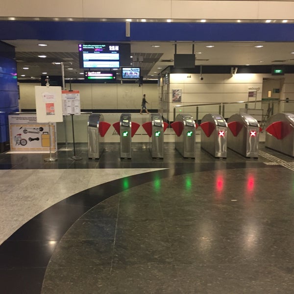 Photos at Outram Park MRT Interchange (EW16/NE3) - Metro Station in ...