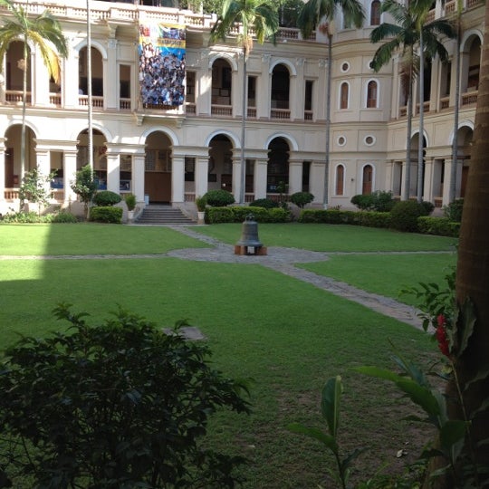 Colégio Santo Inácio - Prédio Acadêmico em Botafogo