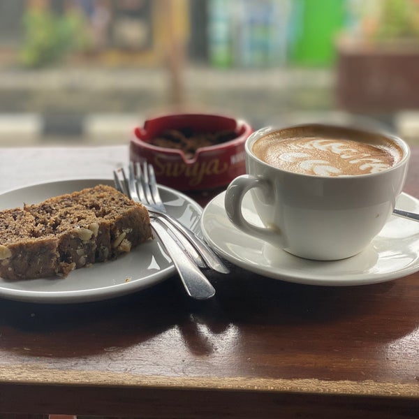 Carpenter Cafe and Roastery - Café