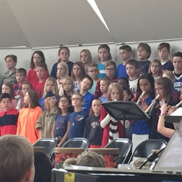 Hassan Elementary School - Elementary School in Rogers