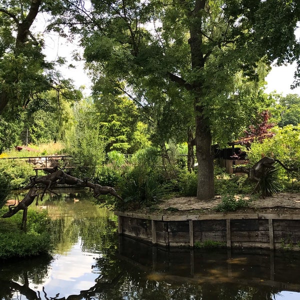 Beale Wildlife Park - Zoo in Lower Basildon