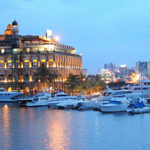 Marina Batavia - Beach in Jakarta Utara