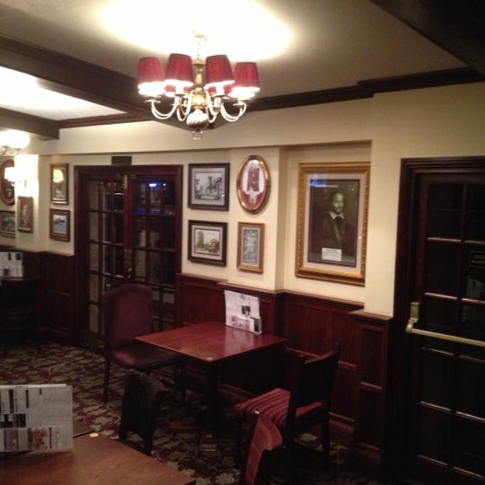 Talk of the Town (Wetherspoon) - Pub in Paignton