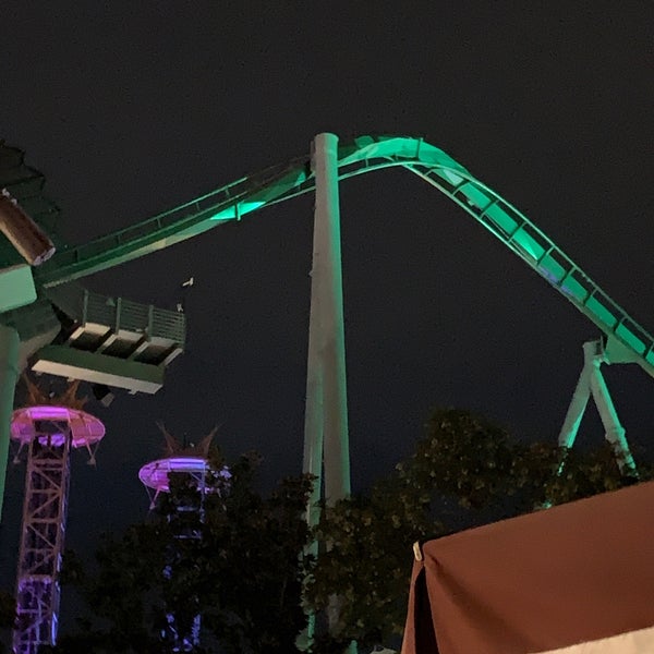 Hulk Elevator - Amusement Park in Orlando