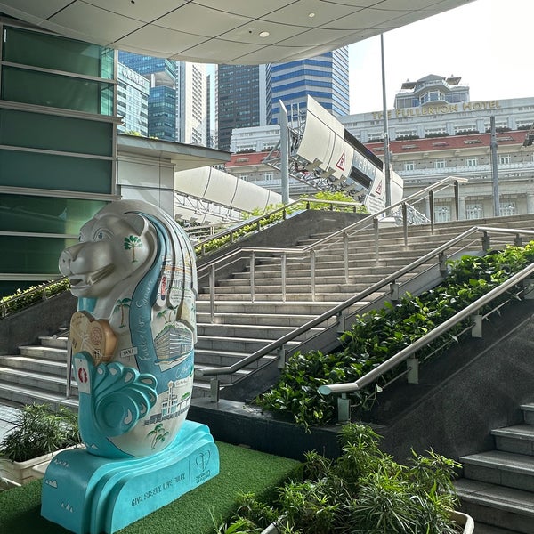 Merlion Park - Sculpture Garden in Financial District