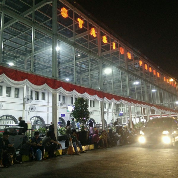 Stasiun Pasar Senen - Senen - 442 tips