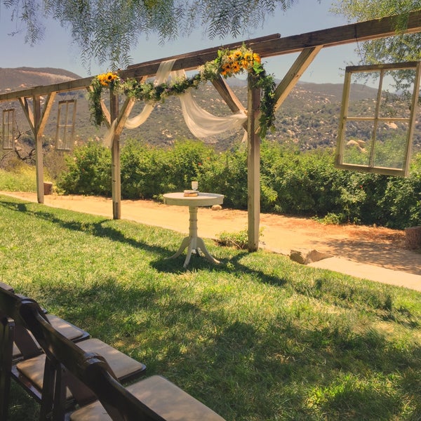 Secluded Gardens - Garden in Pala