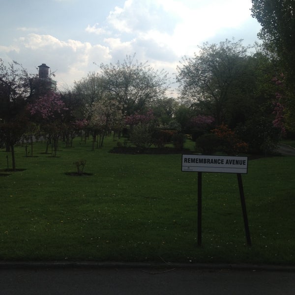 East Finchley Cemetery - Cemetery in London