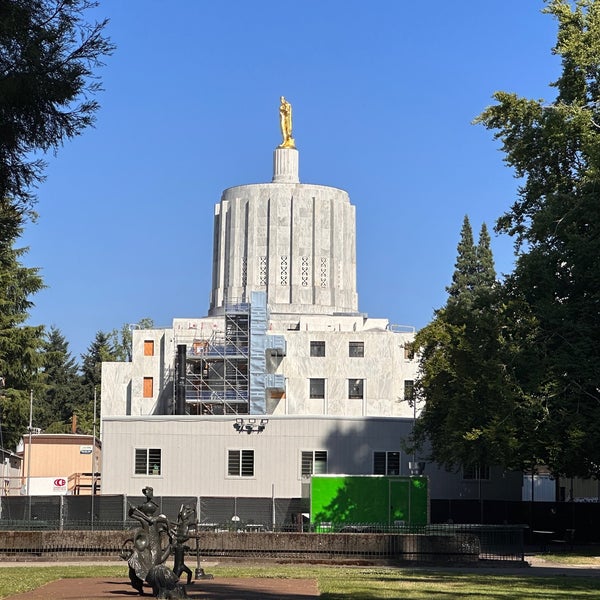Oregon State Capitol Building - Salem, OR