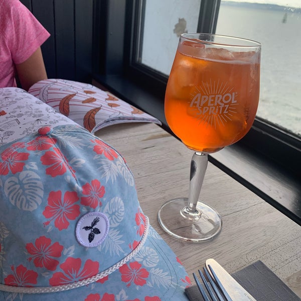 Old Chain Pier - Pub in Trinity