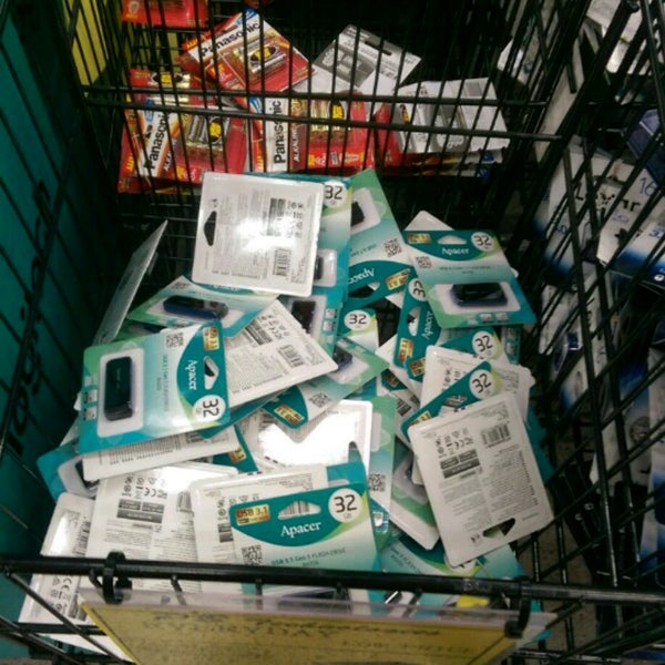 Photos at PB Technologies - Penrose, Auckland