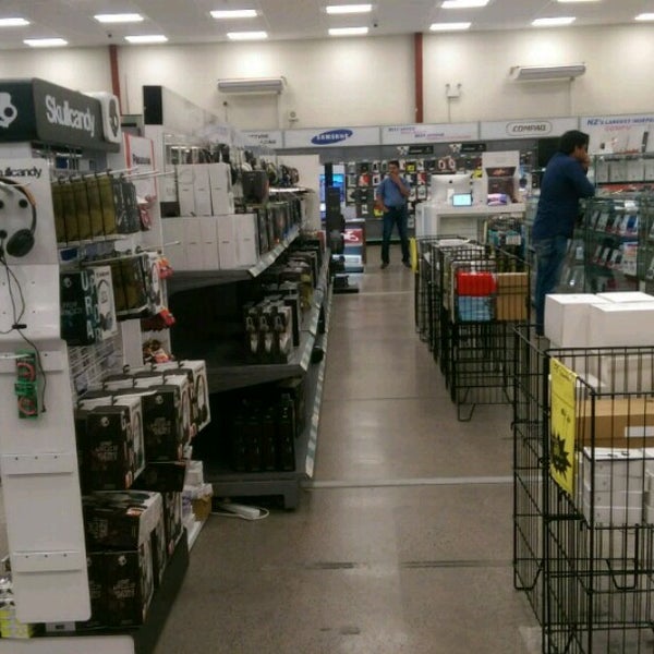 Photos at PB Technologies - Penrose, Auckland