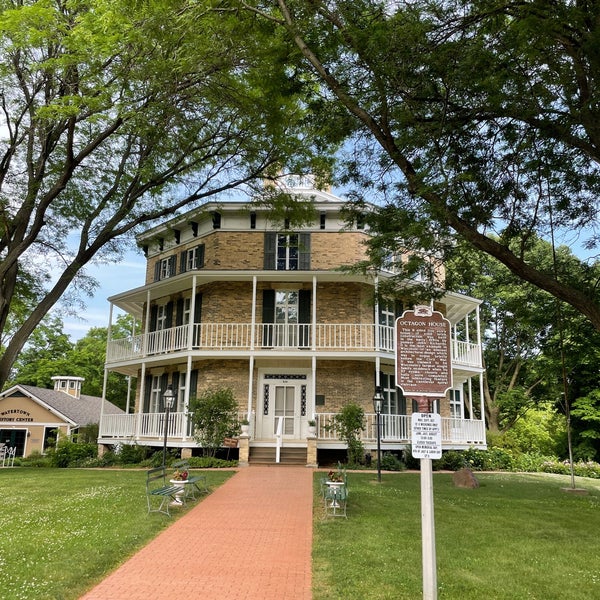 The Octagon House - 1 tip