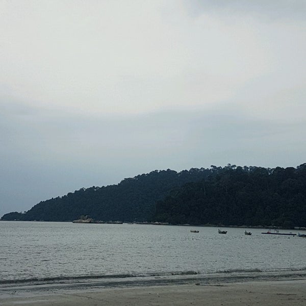 Teluk Senangin Beach - Beach
