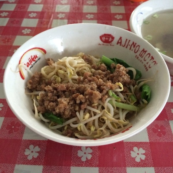 Mie Asiong - Jl. Yos Sudarso, Teluk Betung