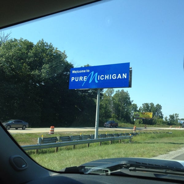 Michigan / Ohio State Line - Border Crossing in Whiteford