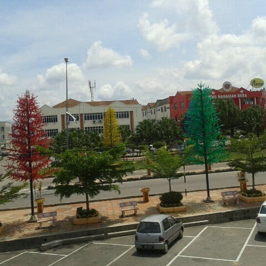 Bandar Bera - 8 tips from 1808 visitors