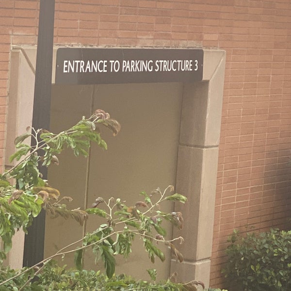 UCLA Parking Structure 3 - Westwood - 215 Charles E Young Dr N