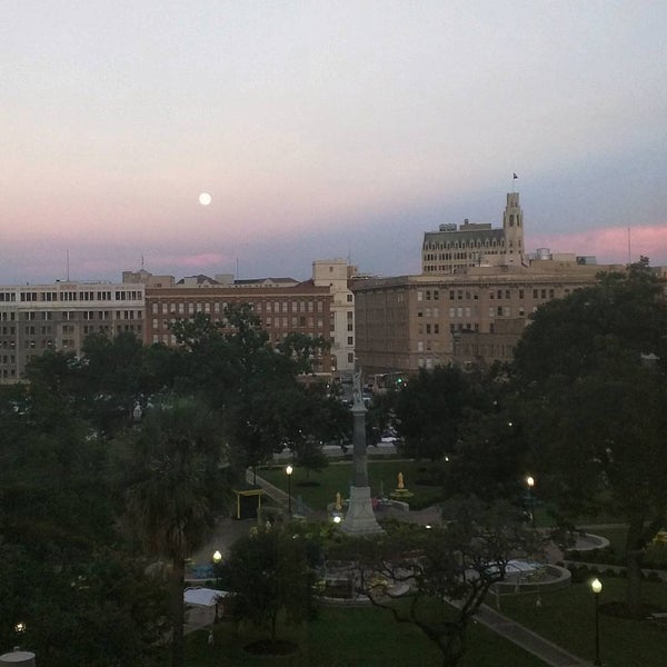 Travis Building (erected in 1924) - Structure in Downtown San Antonio