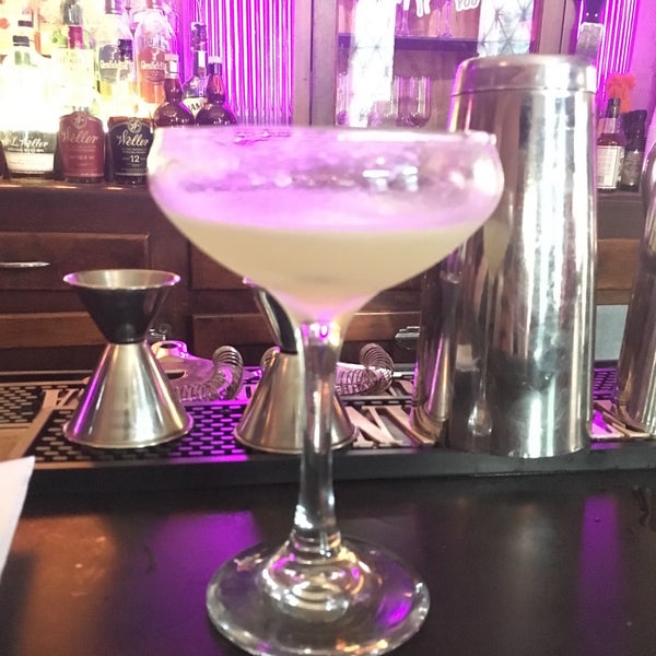 Bar Deville (Now Closed) - Bar in West Town