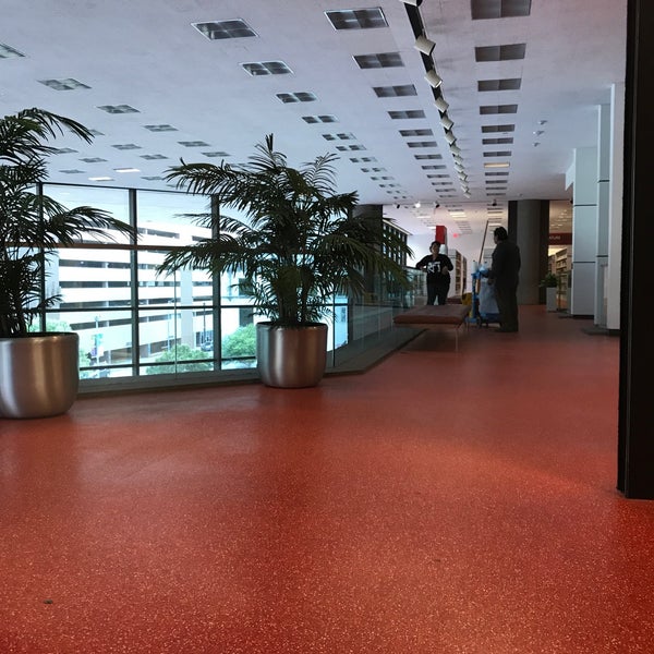 Central Library (Houston Public Library) - Library