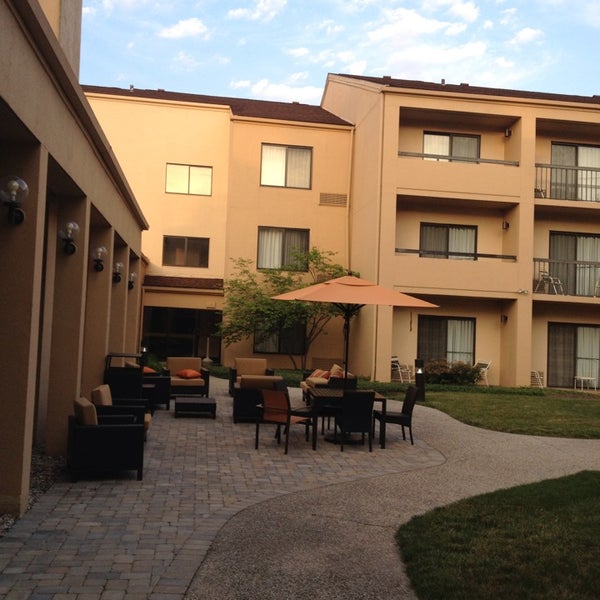 Photos at Courtyard by Marriott Indianapolis Castleton - Castleton - 7 tips