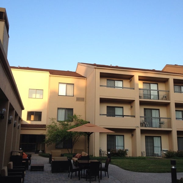 Photos at Courtyard by Marriott Indianapolis Castleton - Castleton - 7 tips