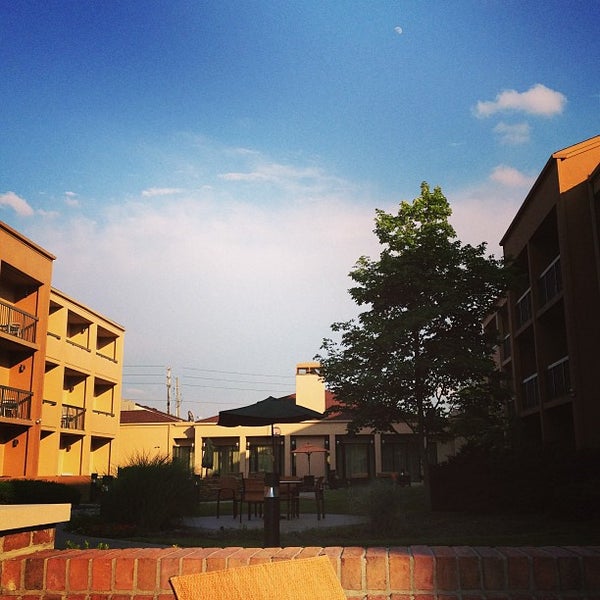 Photos at Courtyard by Marriott Indianapolis Castleton - Castleton - 7 tips