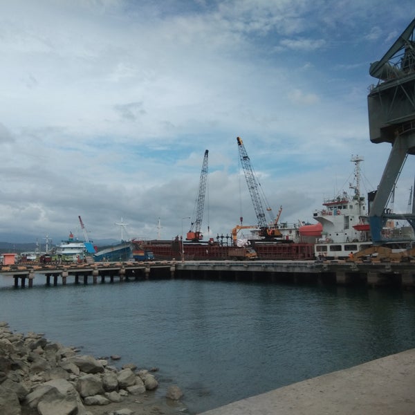 Pelabuhan Pantoloan - Harbor or Marina