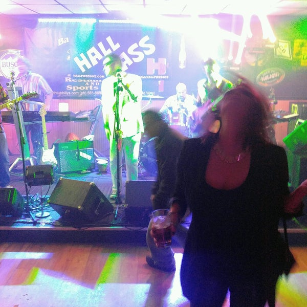 Bathtub Billy's Wood Fired Pizzeria, Bar & Grill - Rochester, NY