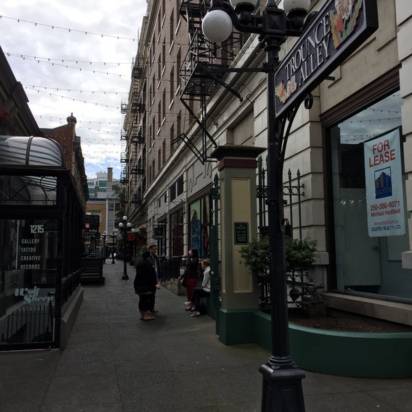 Trounce Alley - Downtown Victoria - Trounce Alley