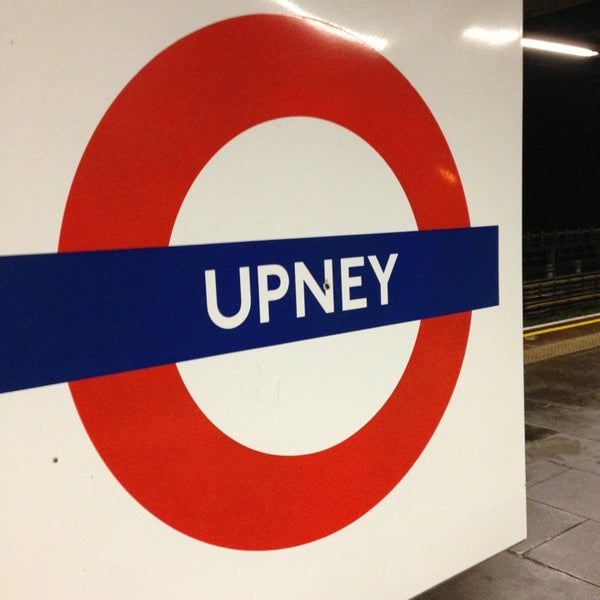Upney London Underground Station - Metro Station in Barking